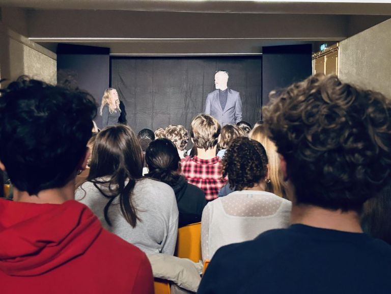 Représentation théâtrale d'Antigone au collège